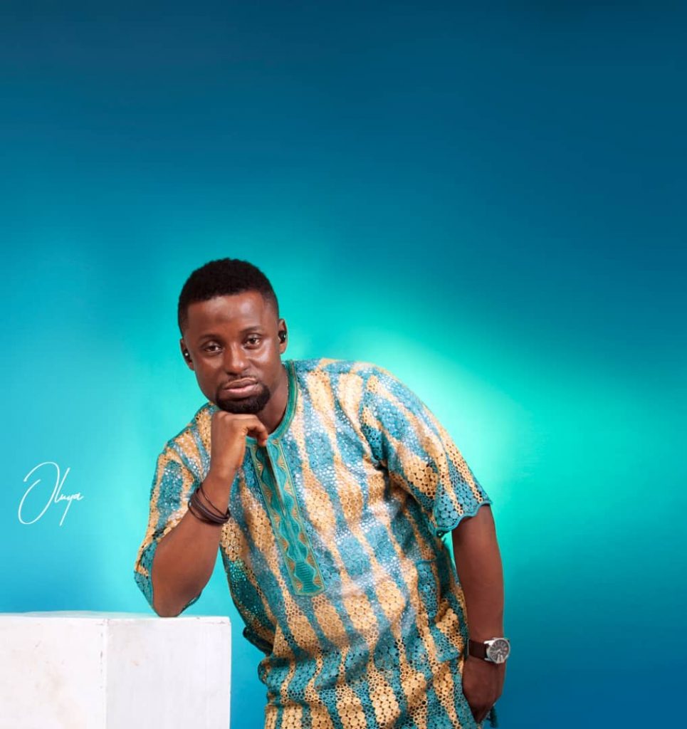 COVID-19: Fuji Singer Wale Tekoma Feeds Needy