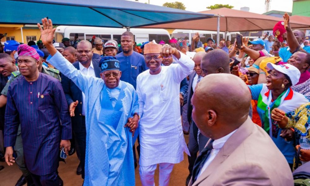 LAGOS APC REMAINS UNBEATABLE, TINUBU BOASTS AS HE REUNITES WITH ...